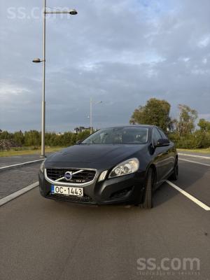 Melns Volvo S60 2010 Saldus, ar dzinēja tilpumu 2.00 L un nobraukumu 394 tūkst. km par 3900 €, foto 19 vietnē AUTOMOTO.COM.LV