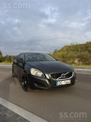 Black Volvo S60 2010 in Saldus, with an engine capacity of 2.00 L and mileage of 394 thousand km for 3900 €, photo  on AUTOMOTO.COM.LV