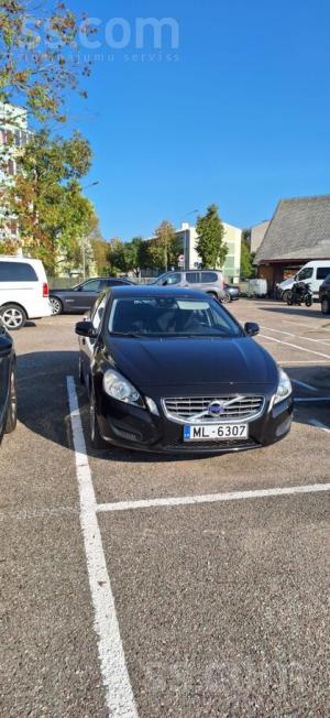 Melns Volvo S60 2010 Ventspils, ar dzinēja tilpumu 2.00 L un nobraukumu 196 tūkst. km par 5200 €, foto  vietnē AUTOMOTO.COM.LV