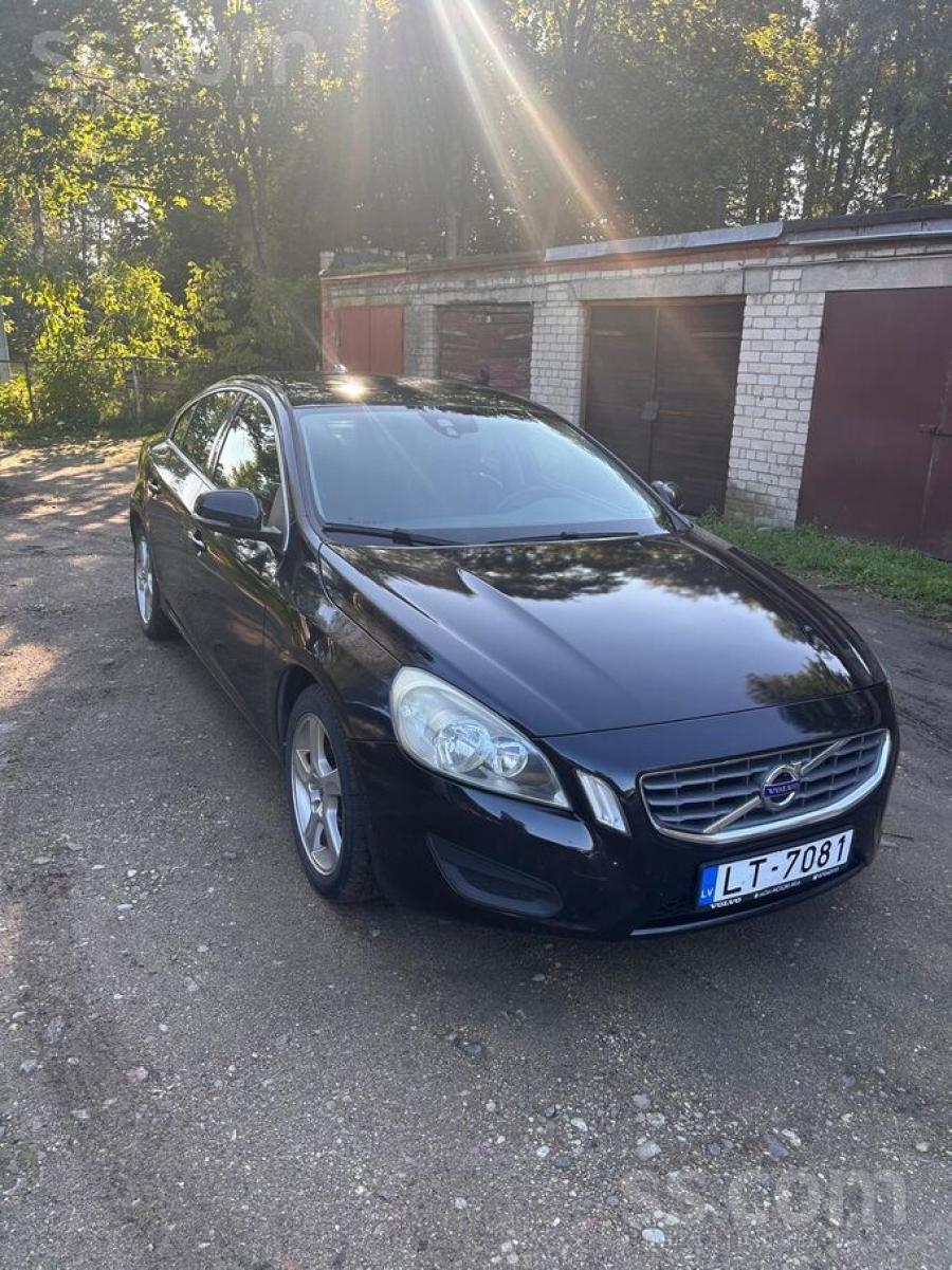 Melns Volvo S60 2010 Jelgava, ar dzinēja tilpumu 2.00 L un nobraukumu 260 tūkst. km par 4890 €, foto 7 vietnē AUTOMOTO.COM.LV