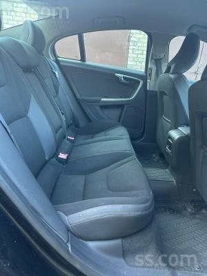 Melns Volvo S60 2010 Jelgava, ar dzinēja tilpumu 2.00 L un nobraukumu 260 tūkst. km par 4890 €, foto 8 vietnē AUTOMOTO.COM.LV