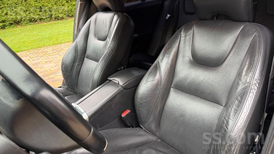 Black Volvo S60 2010 in Gulbene, with an engine capacity of 2.00 L and mileage of 341 thousand km for 4700 €, photo 13 on AUTOMOTO.COM.LV