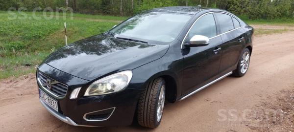 Black Volvo S60 2011 in Rezekne, with an engine capacity of 2.00 L and mileage of 460 thousand km for 3990 €, photo 5 on AUTOMOTO.COM.LV