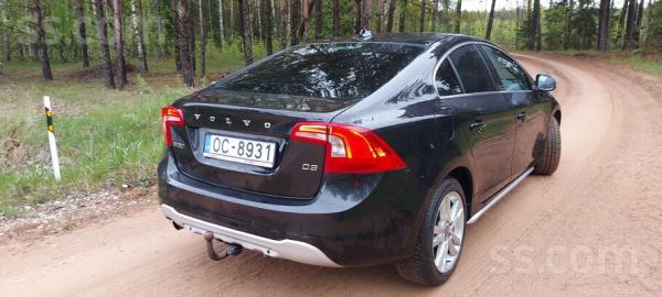 Black Volvo S60 2011 in Rezekne, with an engine capacity of 2.00 L and mileage of 460 thousand km for 3990 €, photo 8 on AUTOMOTO.COM.LV