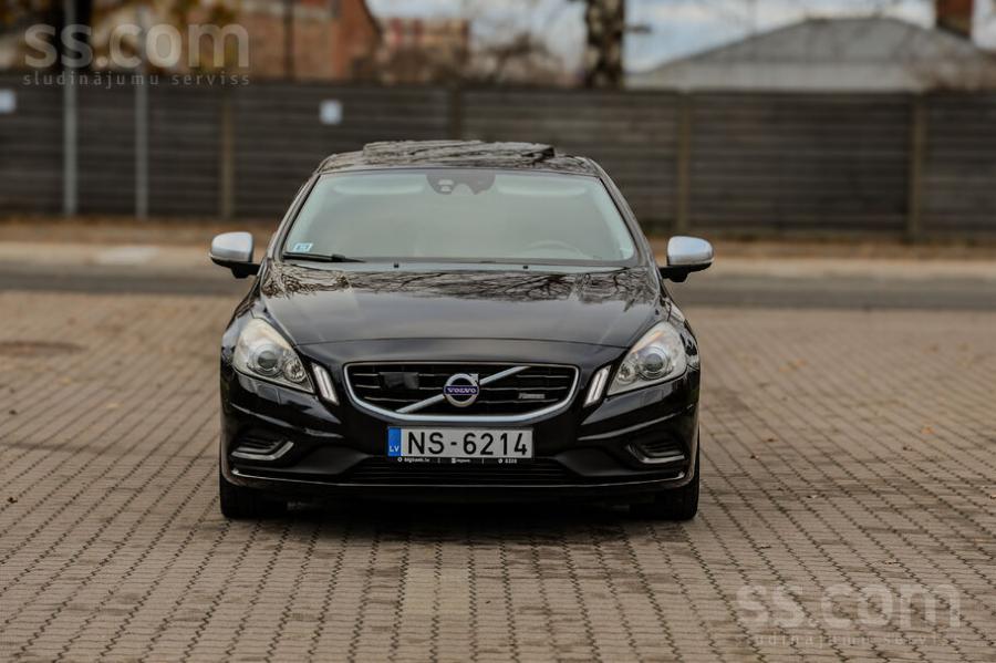 Black Volvo S60 2011 in Jelgava, with an engine capacity of 1.60 L and mileage of 0 thousand km for 3000 €, photo 2 on AUTOMOTO.COM.LV
