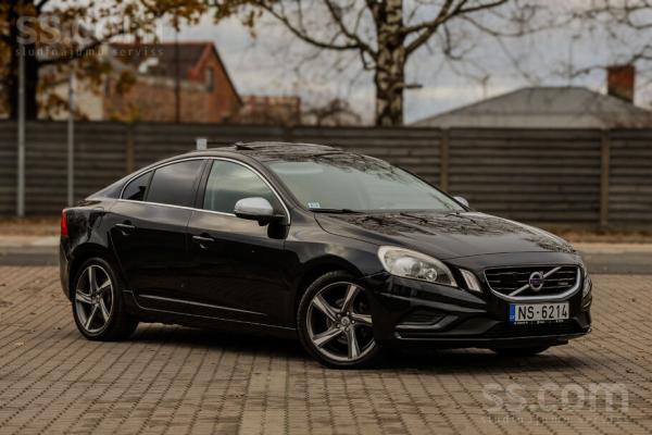 Black Volvo S60 2011 in Jelgava, with an engine capacity of 1.60 L and mileage of 0 thousand km for 6990 €, photo 3 on AUTOMOTO.COM.LV
