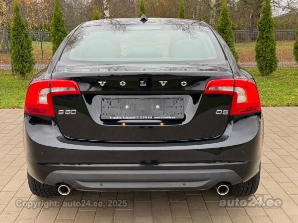 Melns Volvo S60 2011 Tartu, ar dzinēja tilpumu 2.40 L un nobraukumu 233 tūkst. km par 7690 €, foto 11 vietnē AUTOMOTO.COM.LV