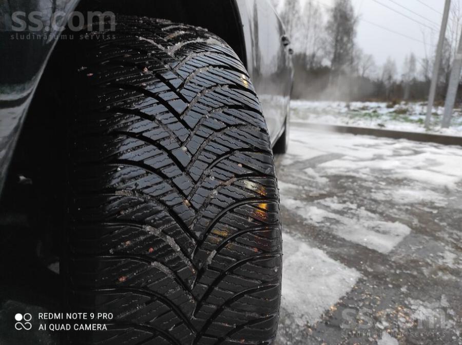 Black Volvo S60 2011 in Riga, with an engine capacity of 2.40 L and mileage of 0 thousand km for 7700 €, photo 23 on AUTOMOTO.COM.LV