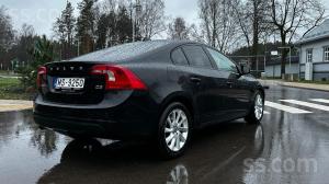 Black Volvo S60 2011 in Riga, with an engine capacity of 2.00 L and mileage of 281 thousand km for 6989 €, photo 5 on AUTOMOTO.COM.LV