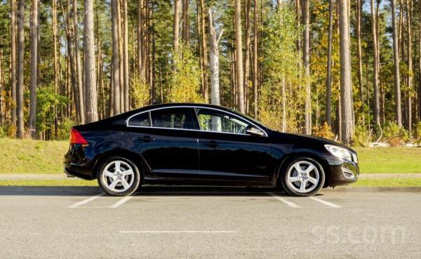 Black Volvo S60 2011 in Riga, with an engine capacity of 2.40 L and mileage of 280 thousand km for 6590 €, photo 8 on AUTOMOTO.COM.LV