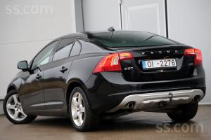 Black Volvo S60 2011 in Tukums, with an engine capacity of 2.40 L and mileage of 290 thousand km for 6450 €, photo 5 on AUTOMOTO.COM.LV
