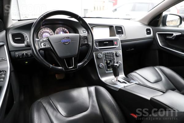 Black Volvo S60 2011 in Tukums, with an engine capacity of 2.40 L and mileage of 290 thousand km for 6450 €, photo 6 on AUTOMOTO.COM.LV