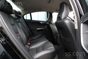 Black Volvo S60 2011 in Tukums, with an engine capacity of 2.40 L and mileage of 290 thousand km for 6450 €, photo 16 on AUTOMOTO.COM.LV