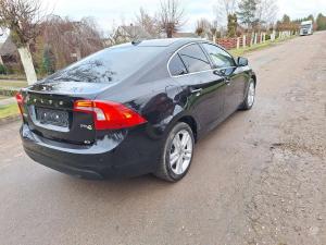 Black Volvo S60 2011 in Pasvalys, with an engine capacity of 1.56 L and mileage of 238 thousand km for 5850 €, photo 4 on AUTOMOTO.COM.LV