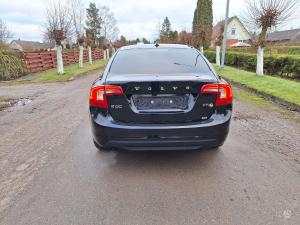 Black Volvo S60 2011 in Pasvalys, with an engine capacity of 1.56 L and mileage of 238 thousand km for 5850 €, photo 8 on AUTOMOTO.COM.LV