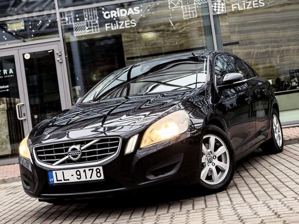 Black Volvo S60 2011 in Riga, with an engine capacity of 2.00 L and mileage of 317 thousand km for 4750 €, photo 1 on AUTOMOTO.COM.LV