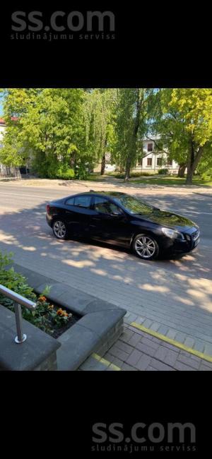 Melns Volvo S60 2011 Jēkabpils, ar dzinēja tilpumu 2.00 L un nobraukumu 272 tūkst. km par 7700 €, foto  vietnē AUTOMOTO.COM.LV