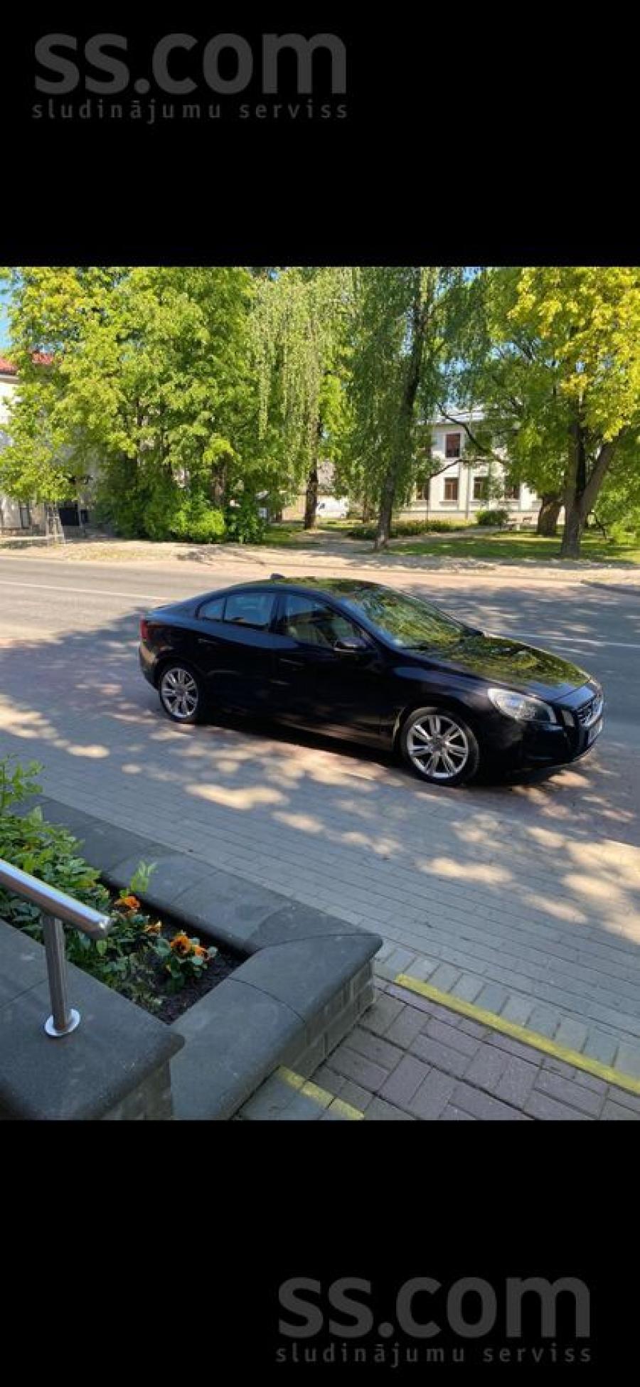 Melns Volvo S60 2011 Jēkabpils, ar dzinēja tilpumu 2.00 L un nobraukumu 272 tūkst. km par 7700 €, foto 1 vietnē AUTOMOTO.COM.LV