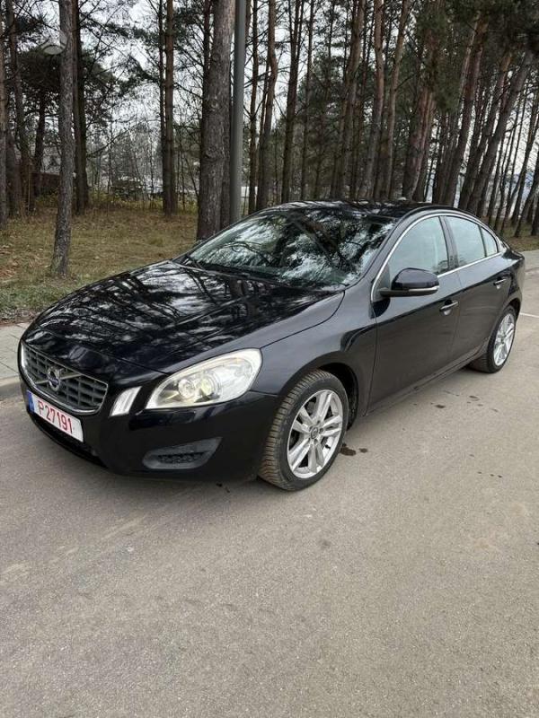 Melns Volvo S60 2011 Tauragė, ar dzinēja tilpumu 2.00 L un nobraukumu 289 tūkst. km par 5300 €, foto 1 vietnē AUTOMOTO.COM.LV
