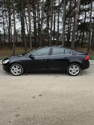 Black Volvo S60 2011 in Taurage, with an engine capacity of 2.00 L and mileage of 289 thousand km for 5300 €, photo 3 on AUTOMOTO.COM.LV