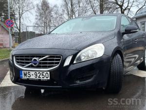 Black Volvo S60 2011 in Riga, with an engine capacity of 2.00 L and mileage of 281 thousand km for 6490 €, photo 7 on AUTOMOTO.COM.LV