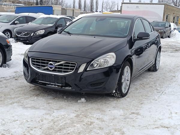 Melns Volvo S60 2011 Kretinga, ar dzinēja tilpumu 2.00 L un nobraukumu 255 tūkst. km par 5600 €, foto 1 vietnē AUTOMOTO.COM.LV