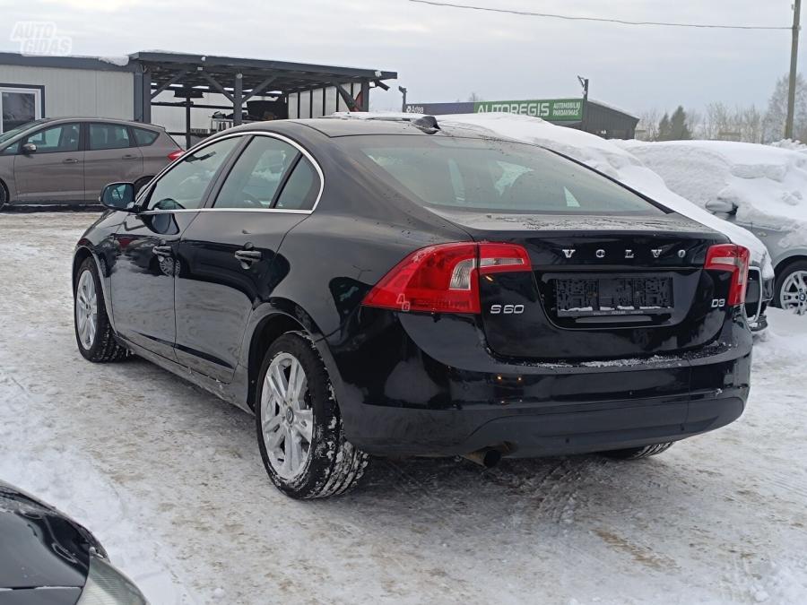 Black Volvo S60 2011 in Kretinga, with an engine capacity of 2.00 L and mileage of 255 thousand km for 5600 €, photo 5 on AUTOMOTO.COM.LV