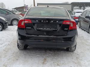 Black Volvo S60 2011 in Kretinga, with an engine capacity of 2.00 L and mileage of 255 thousand km for 5600 €, photo 6 on AUTOMOTO.COM.LV