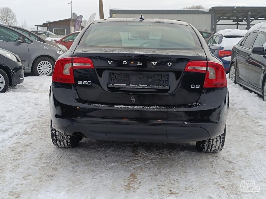 Black Volvo S60 2011 in Kretinga, with an engine capacity of 2.00 L and mileage of 255 thousand km for 5600 €, photo 6 on AUTOMOTO.COM.LV