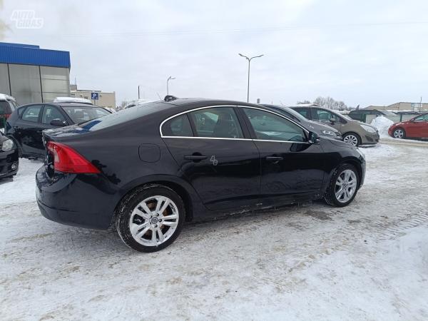 Melns Volvo S60 2011 Kretinga, ar dzinēja tilpumu 2.00 L un nobraukumu 255 tūkst. km par 5600 €, foto 7 vietnē AUTOMOTO.COM.LV