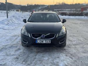 Melns Volvo S60 2011 Viļņa, ar dzinēja tilpumu 1.56 L un nobraukumu 320 tūkst. km par 4200 €, foto 2 vietnē AUTOMOTO.COM.LV