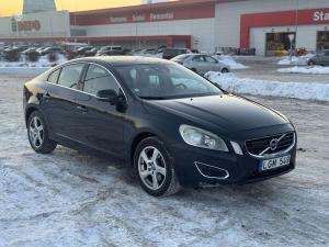 Melns Volvo S60 2011 Viļņa, ar dzinēja tilpumu 1.56 L un nobraukumu 320 tūkst. km par 4200 €, foto 3 vietnē AUTOMOTO.COM.LV