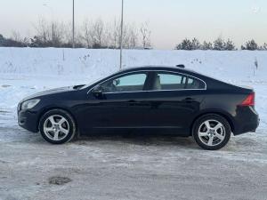 Melns Volvo S60 2011 Viļņa, ar dzinēja tilpumu 1.56 L un nobraukumu 320 tūkst. km par 4200 €, foto 8 vietnē AUTOMOTO.COM.LV