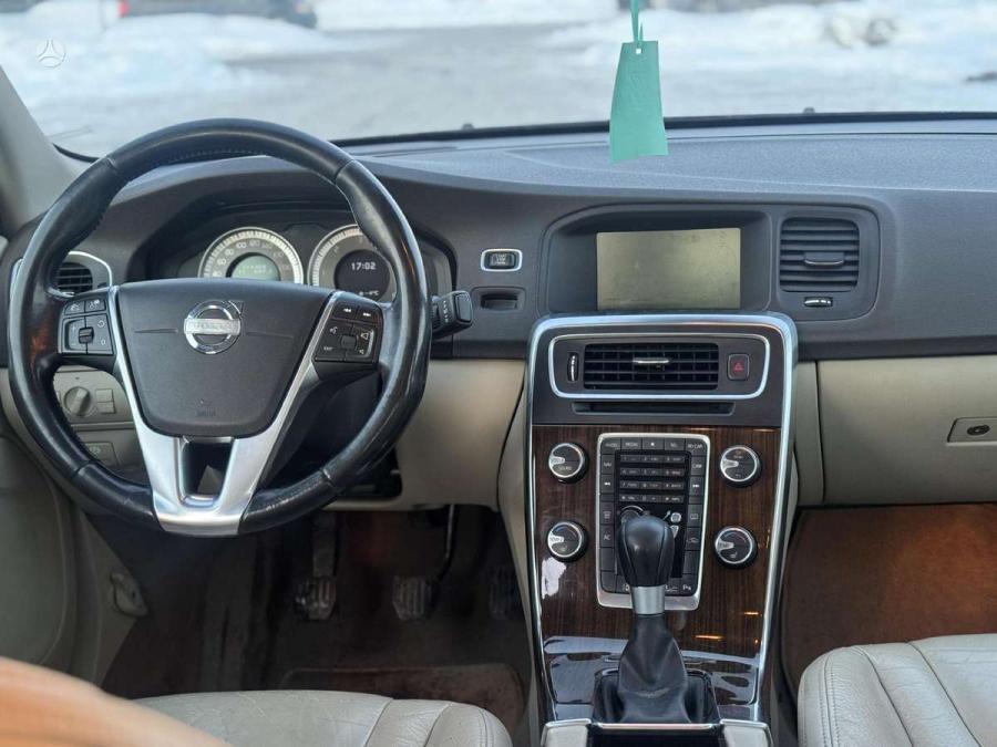 Melns Volvo S60 2011 Viļņa, ar dzinēja tilpumu 1.56 L un nobraukumu 320 tūkst. km par 4200 €, foto 11 vietnē AUTOMOTO.COM.LV