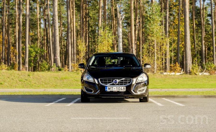 Melns Volvo S60 2011 Rīga, ar dzinēja tilpumu 2.40 L un nobraukumu 280 tūkst. km par 6290 €, foto 3 vietnē AUTOMOTO.COM.LV