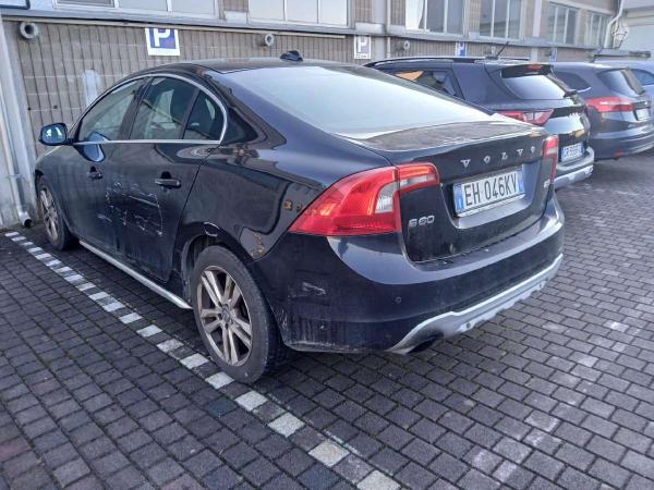 Black Volvo S60 2011 in Kaunas, with an engine capacity of 1.98 L and mileage of 209 thousand km for 4450 €, photo 2 on AUTOMOTO.COM.LV