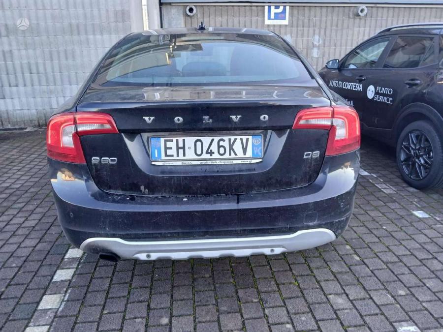 Black Volvo S60 2011 in Kaunas, with an engine capacity of 1.98 L and mileage of 209 thousand km for 4450 €, photo 3 on AUTOMOTO.COM.LV