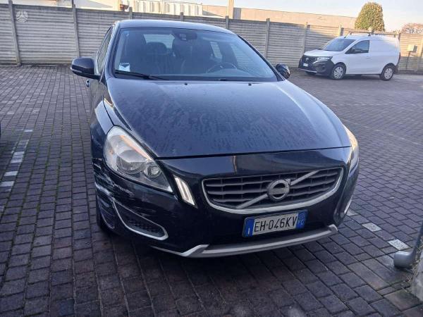 Black Volvo S60 2011 in Kaunas, with an engine capacity of 1.98 L and mileage of 209 thousand km for 4450 €, photo 5 on AUTOMOTO.COM.LV