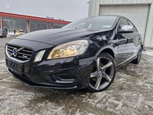 Melns Volvo S60 2011 Viļņa, ar dzinēja tilpumu 2.00 L un nobraukumu 268 tūkst. km par 5950 €, foto  vietnē AUTOMOTO.COM.LV