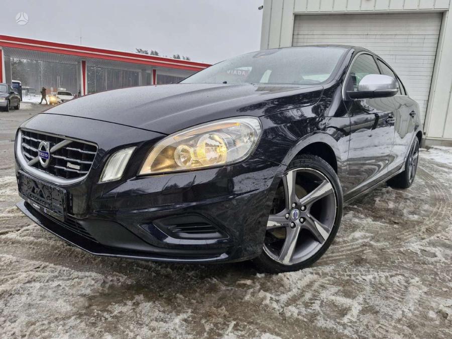 Melns Volvo S60 2011 Viļņa, ar dzinēja tilpumu 2.00 L un nobraukumu 268 tūkst. km par 5950 €, foto 1 vietnē AUTOMOTO.COM.LV