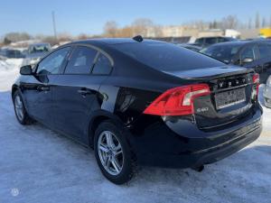 Black Volvo S60 2011 in Kretinga, with an engine capacity of 1.60 L and mileage of 236 thousand km for 5999 €, photo 6 on AUTOMOTO.COM.LV