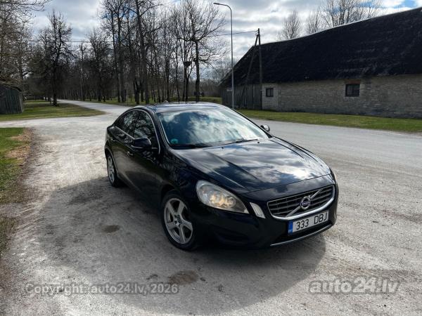 Melns Volvo S60 2011 Pērnava, ar dzinēja tilpumu 2.00 L un nobraukumu 307 tūkst. km par 6900 €, foto 1 vietnē AUTOMOTO.COM.LV