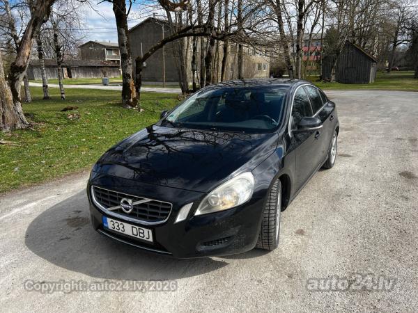 Melns Volvo S60 2011 Pērnava, ar dzinēja tilpumu 2.00 L un nobraukumu 307 tūkst. km par 6900 €, foto 2 vietnē AUTOMOTO.COM.LV