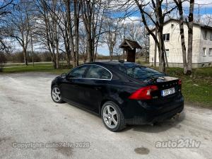 Black Volvo S60 2011 in Parnu, with an engine capacity of 2.00 L and mileage of 307 thousand km for 6900 €, photo 6 on AUTOMOTO.COM.LV
