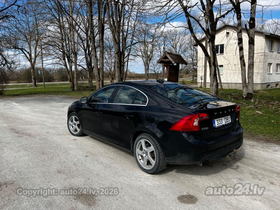 Black Volvo S60 2011 in Parnu, with an engine capacity of 2.00 L and mileage of 307 thousand km for 6900 €, photo 6 on AUTOMOTO.COM.LV