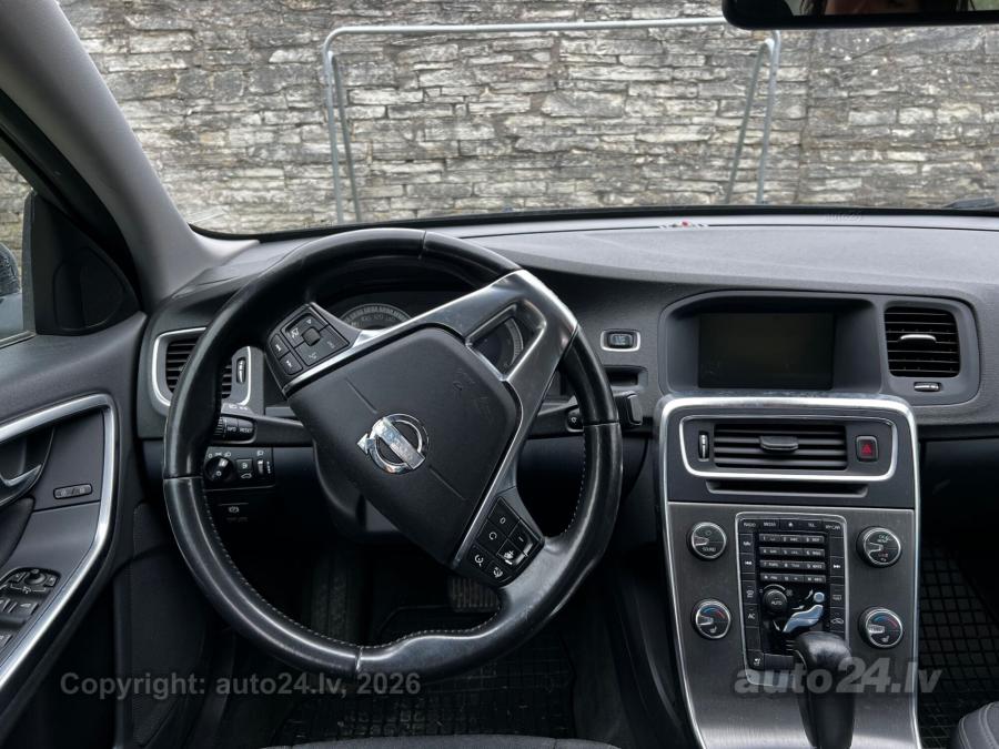 Black Volvo S60 2011 in Parnu, with an engine capacity of 2.00 L and mileage of 307 thousand km for 6900 €, photo 7 on AUTOMOTO.COM.LV