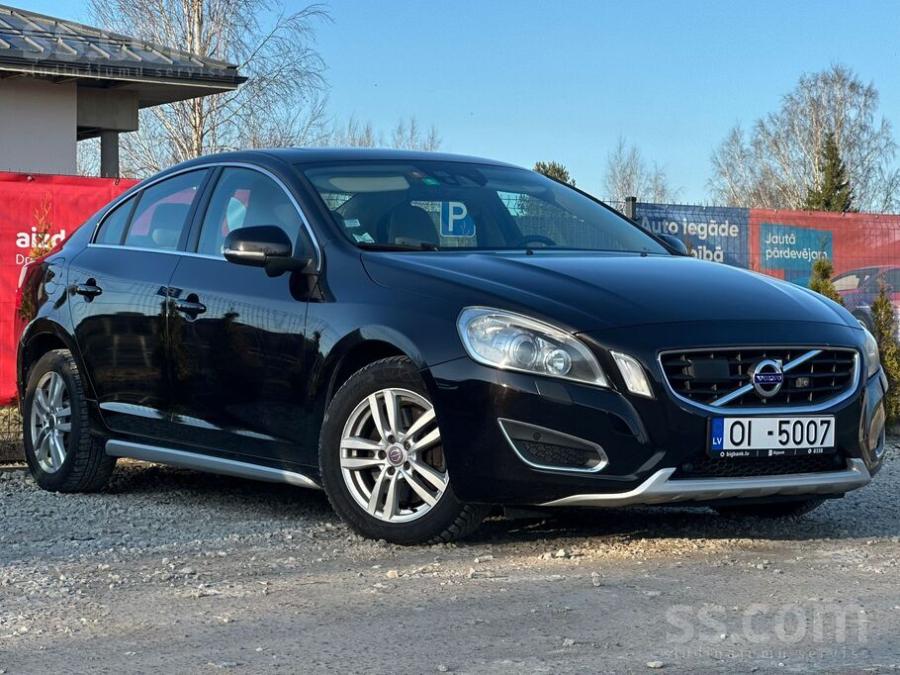 Melns Volvo S60 2011 Jelgava, ar dzinēja tilpumu 2.40 L un nobraukumu 0 tūkst. km par 6990 €, foto 4 vietnē AUTOMOTO.COM.LV