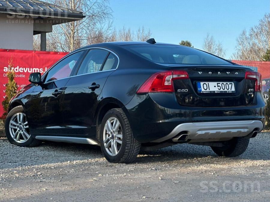 Melns Volvo S60 2011 Jelgava, ar dzinēja tilpumu 2.40 L un nobraukumu 0 tūkst. km par 6990 €, foto 7 vietnē AUTOMOTO.COM.LV