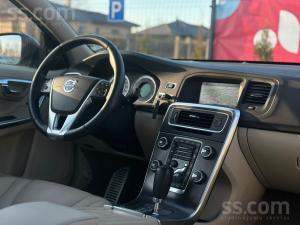 Melns Volvo S60 2011 Jelgava, ar dzinēja tilpumu 2.40 L un nobraukumu 0 tūkst. km par 6990 €, foto 17 vietnē AUTOMOTO.COM.LV