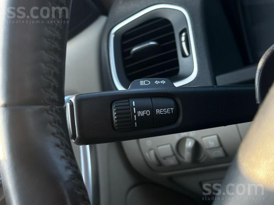 Melns Volvo S60 2011 Jelgava, ar dzinēja tilpumu 2.40 L un nobraukumu 0 tūkst. km par 6990 €, foto 28 vietnē AUTOMOTO.COM.LV